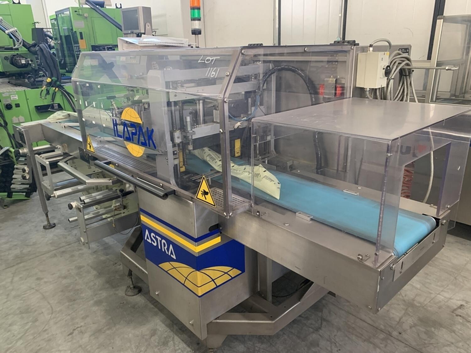 Lot Ilapak Astra PC flow pack packaging machine