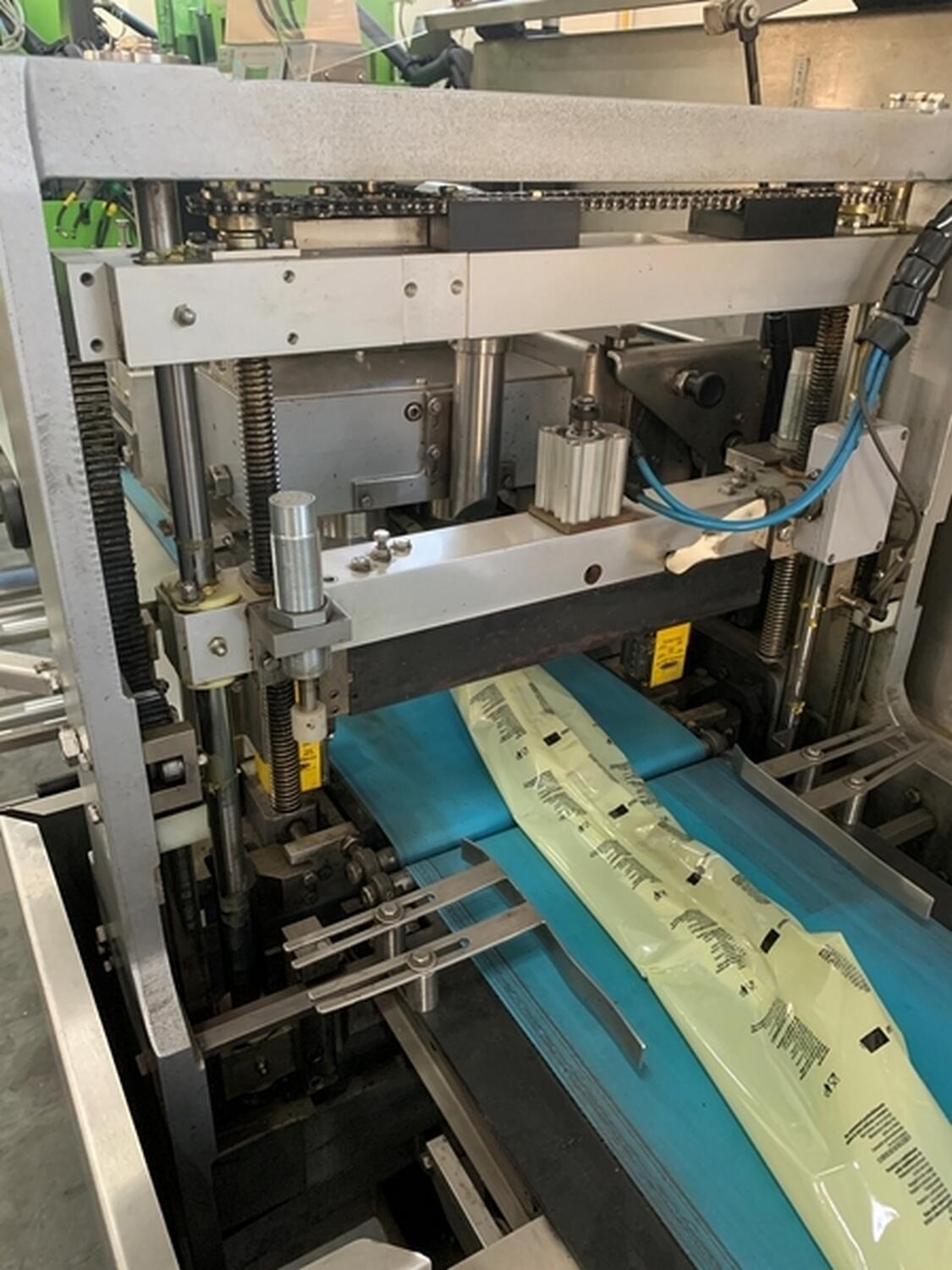 Lot Ilapak Astra PC flow pack packaging machine