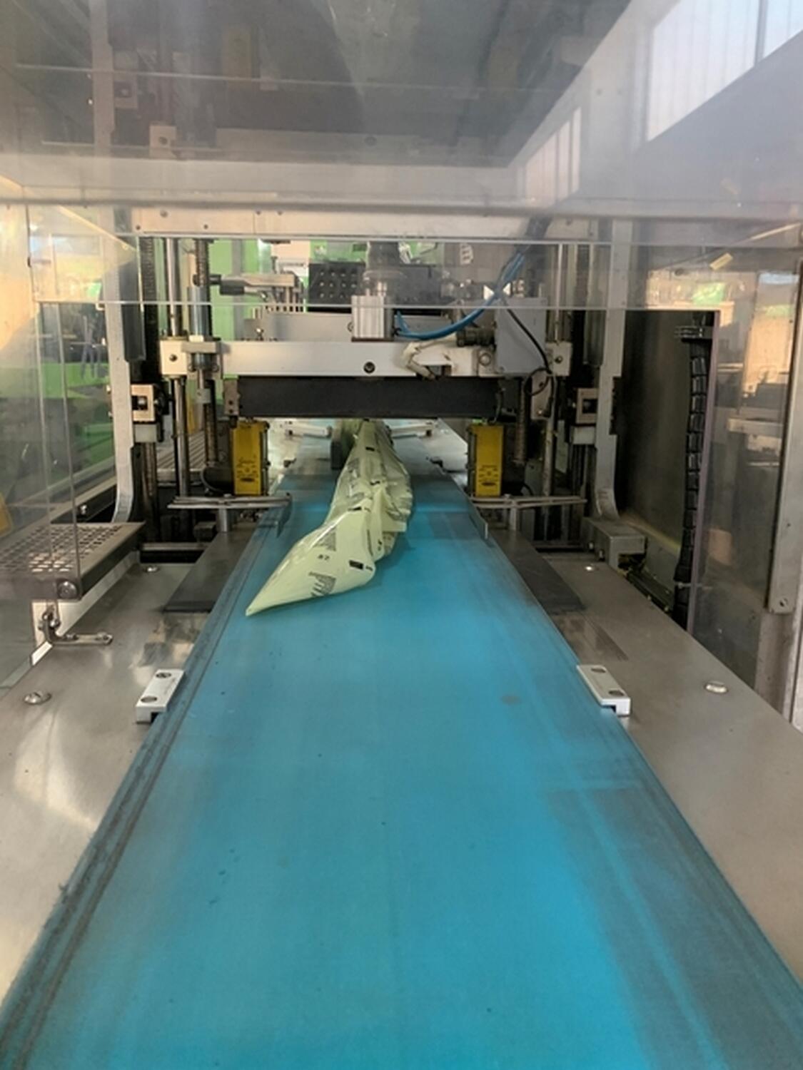 Lot Ilapak Astra PC flow pack packaging machine