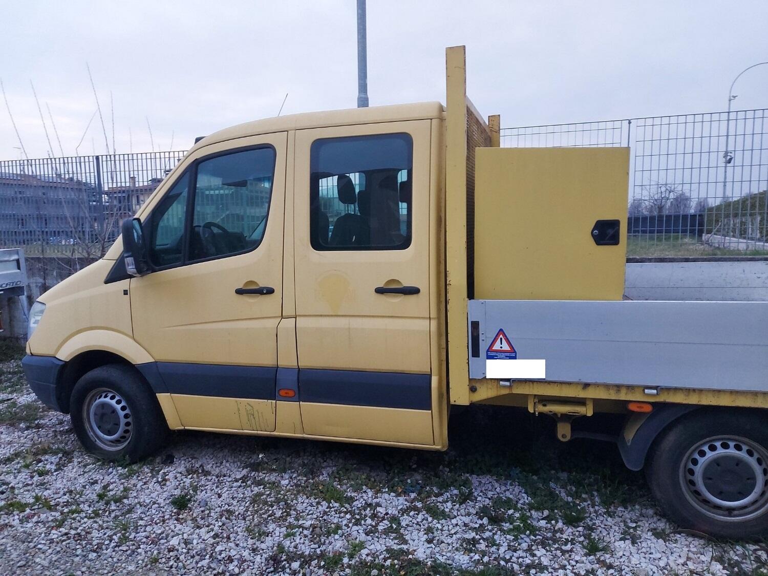 Lot Mercedes Sprinter flatbed truck