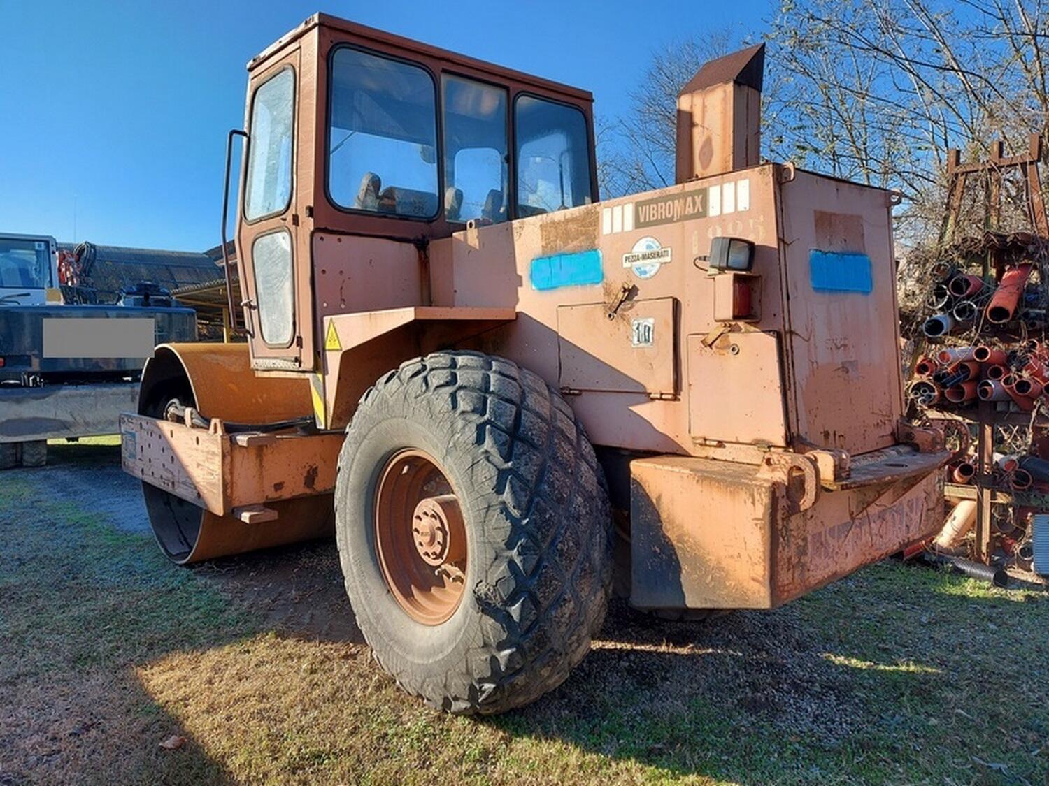 Lot compactor case VIBROMAX