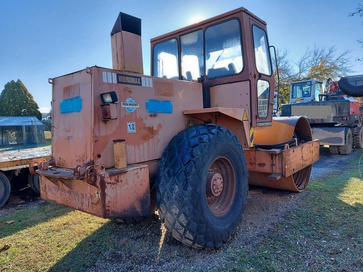 Lot compactor case VIBROMAX