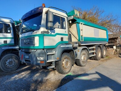 Lot Man 4-Axle Truck