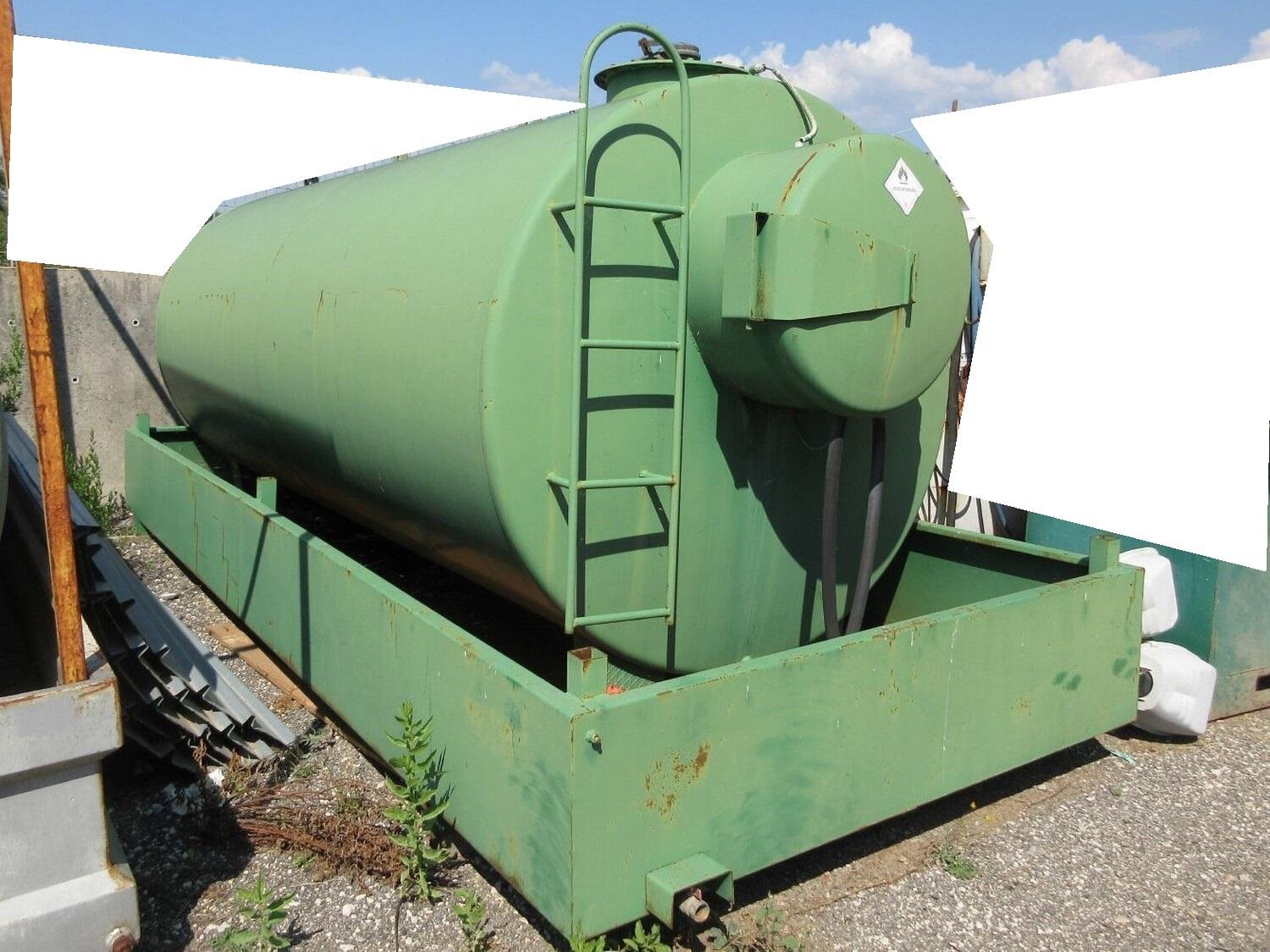 Lot 9000 l tank