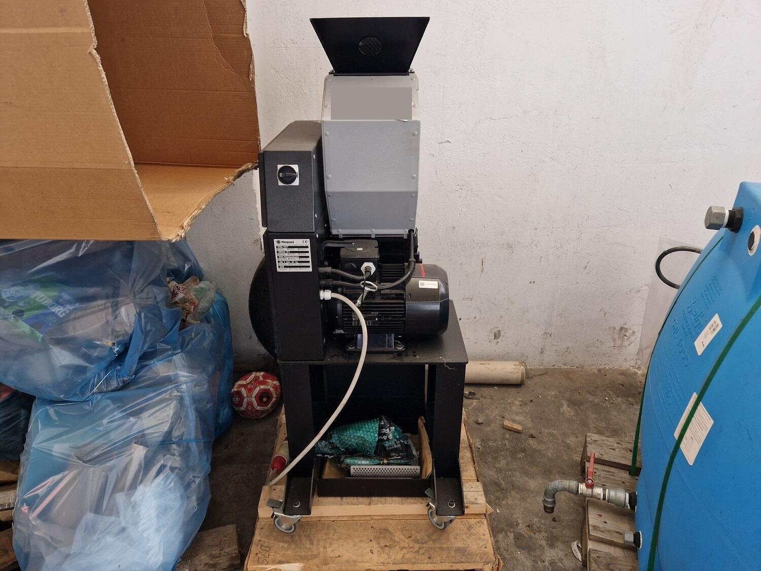 Lot Rapid laboratory shredder