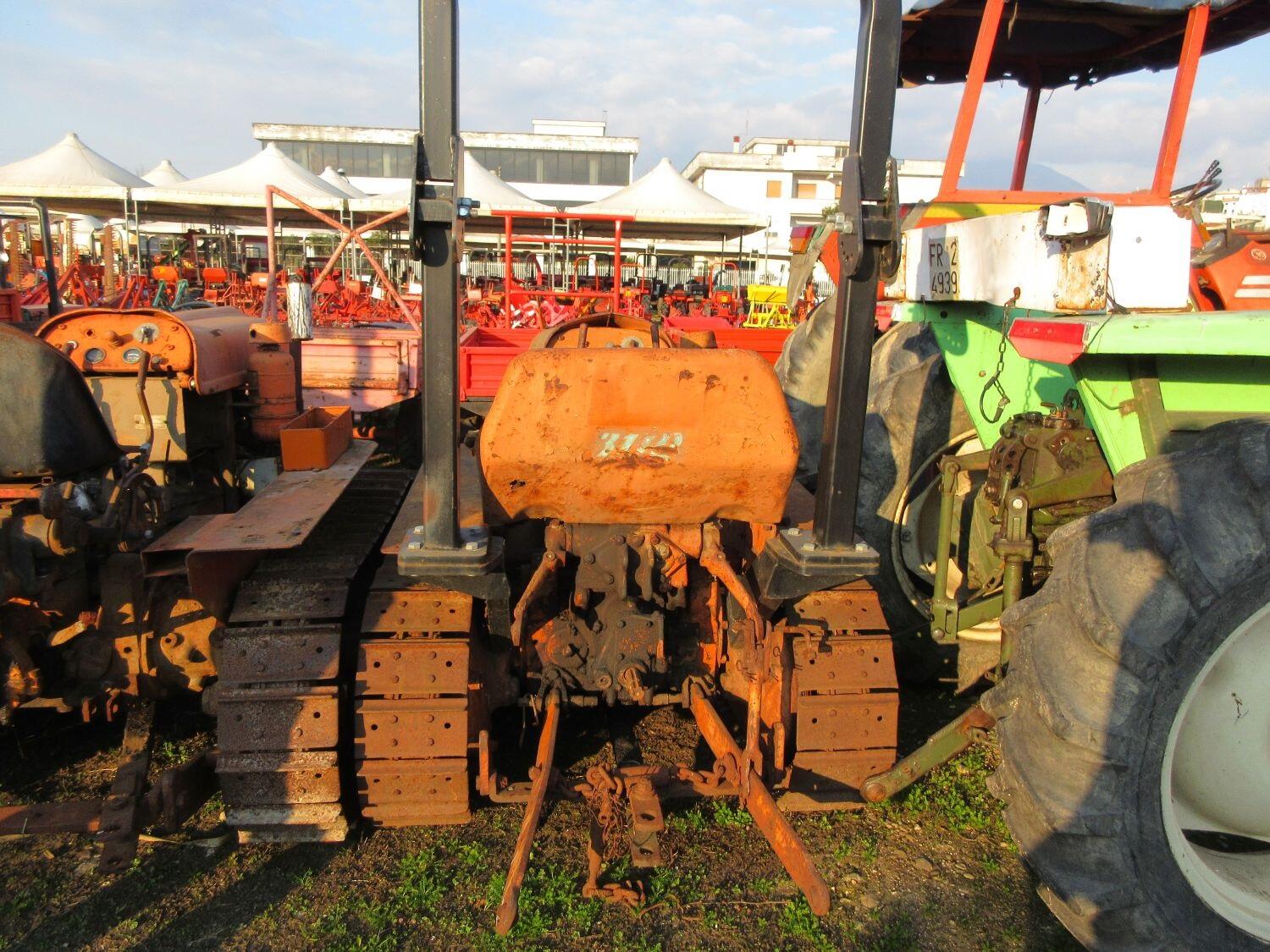Lot Fiat crawler agricultural tractor