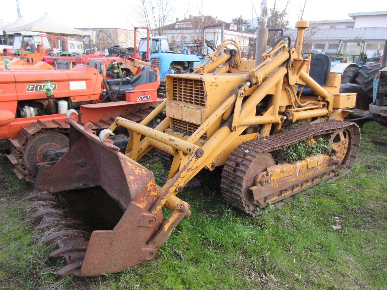 Lot Fiat crawler loader