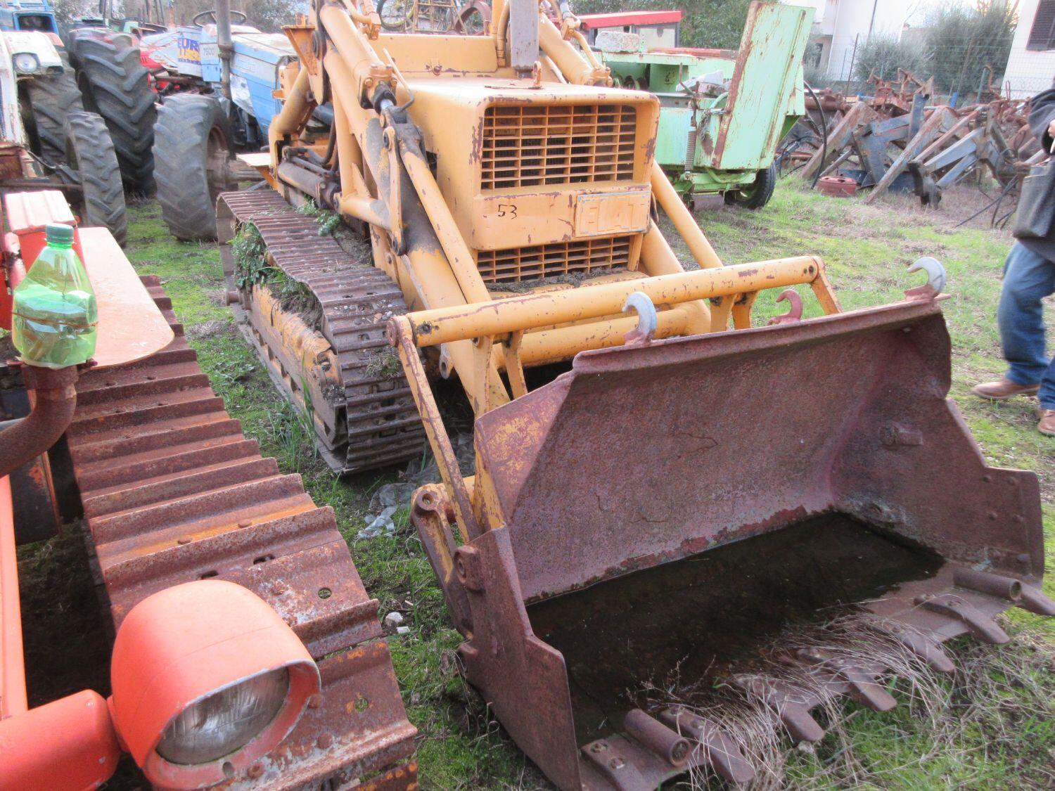 Lot Fiat crawler loader