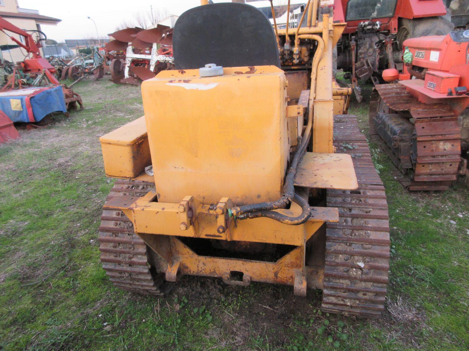 Lot Fiat crawler loader