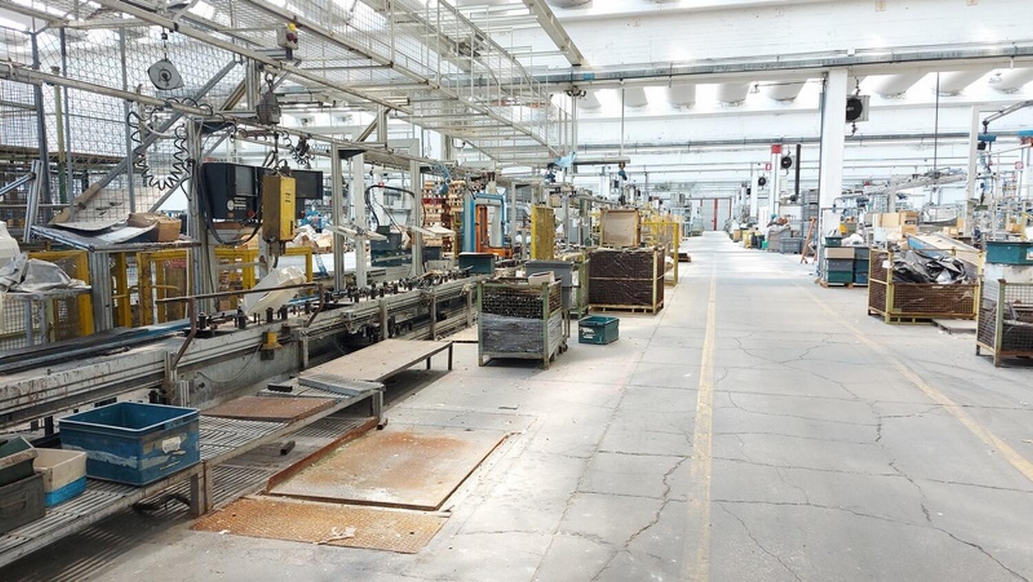 Lot Appliance assembly line