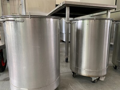 Lot Steel vats