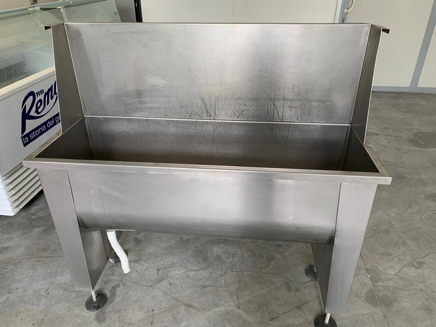 Lot Steel washing tank