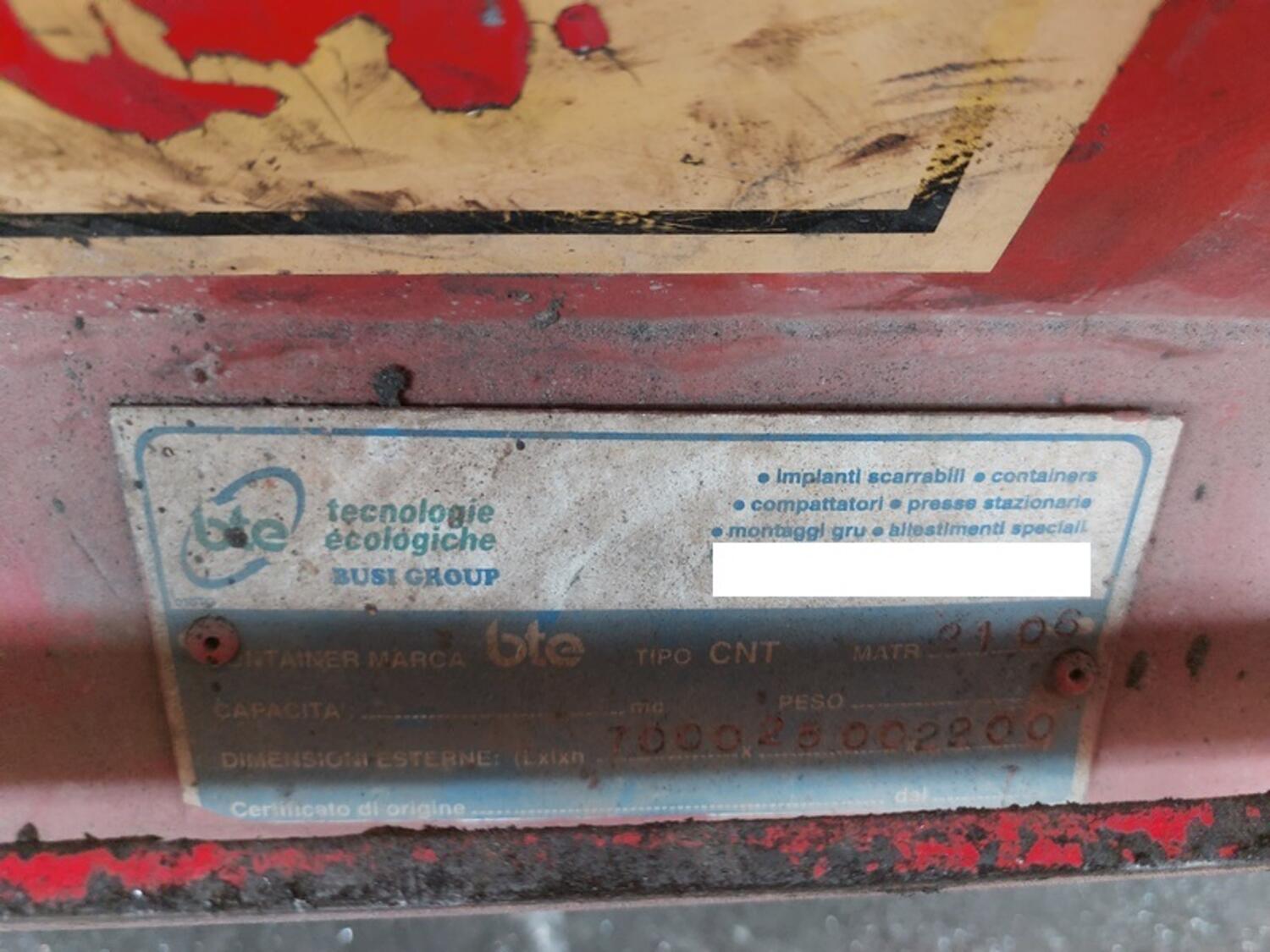 Lot Red roll-off container with crane