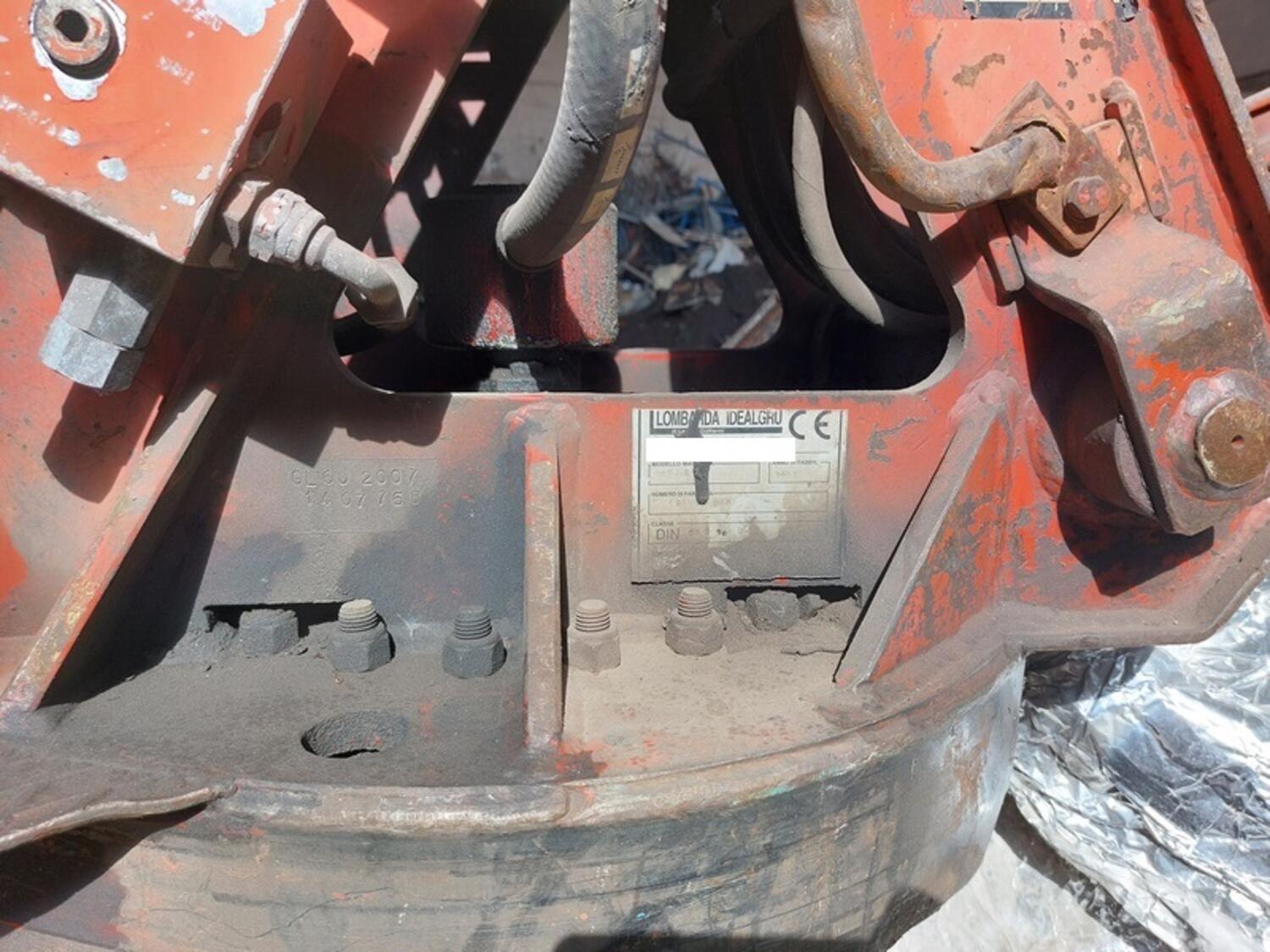 Lot Red roll-off container with crane