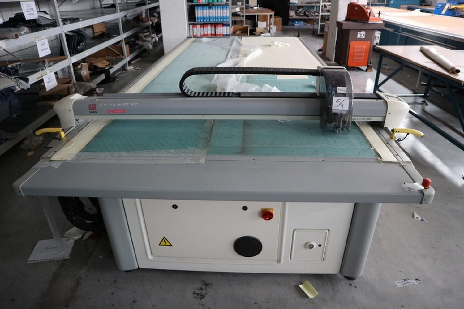 Lot Lectra automatic cutting machine