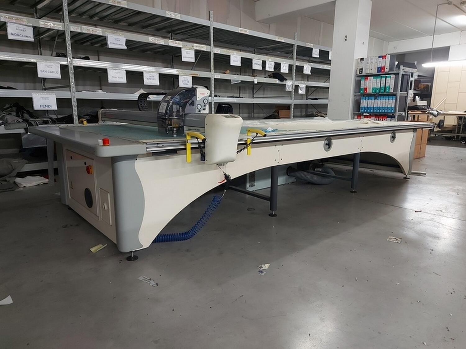 Lot Lectra automatic cutting machine