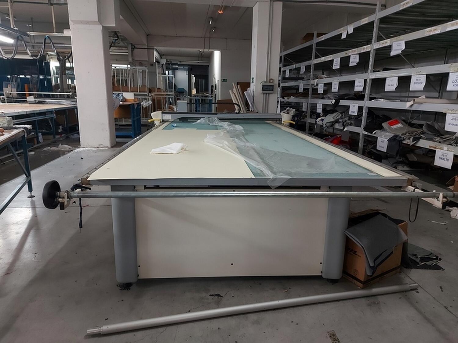 Lot Lectra automatic cutting machine