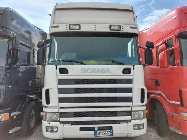 Lot Scania R164 4X2 road tractor