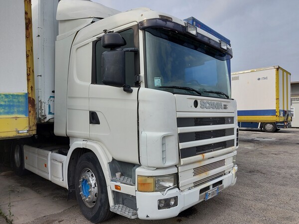 Lot Scania CV R144 road tractor unit