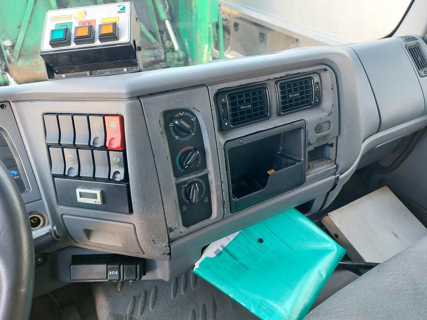 Lot Renault compactor