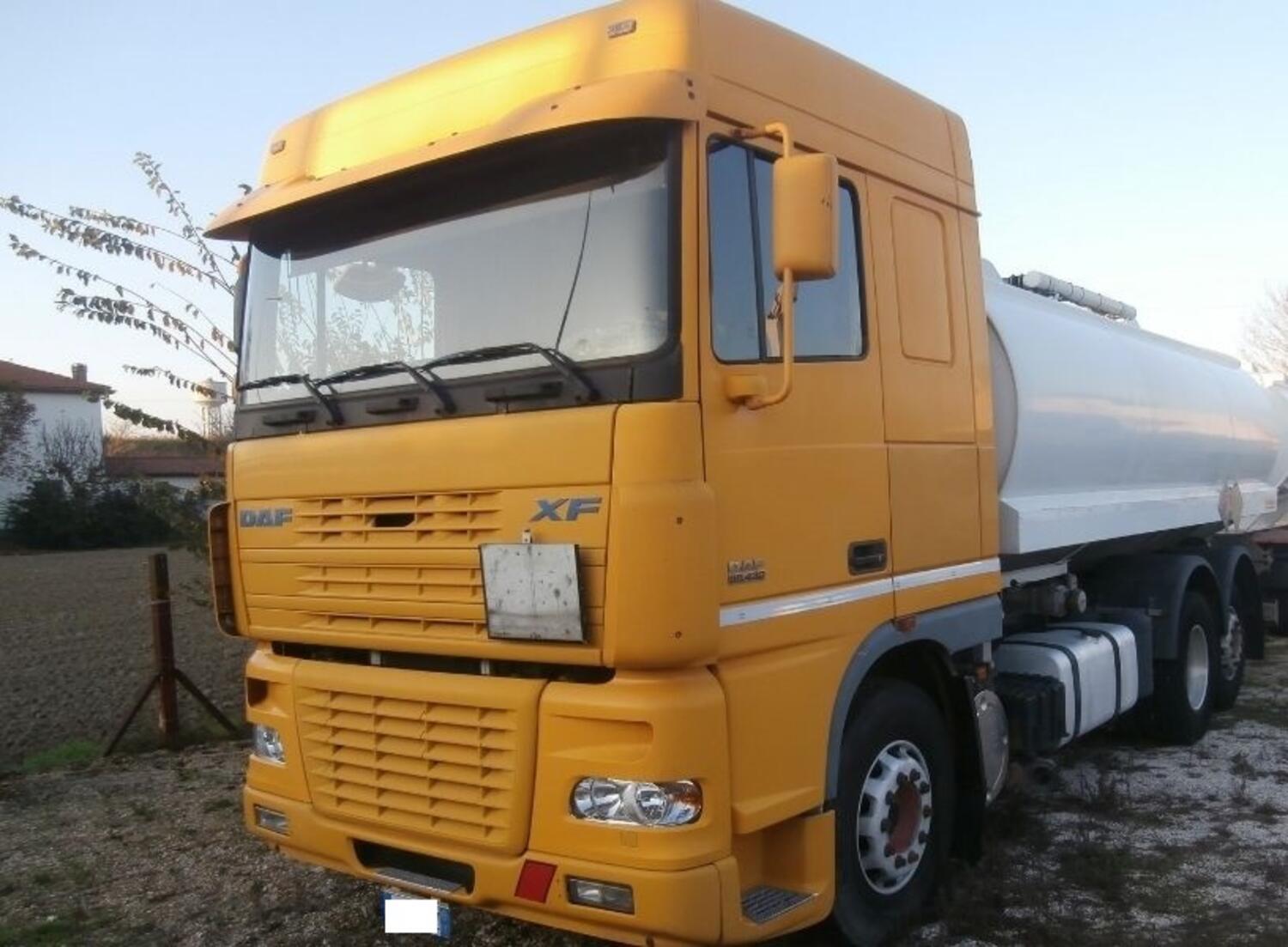 Lot Daf tank
