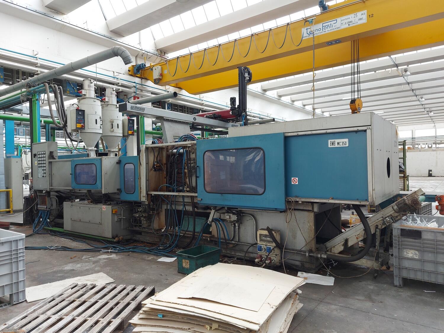 Lot BMB MC 350 injection molding machine