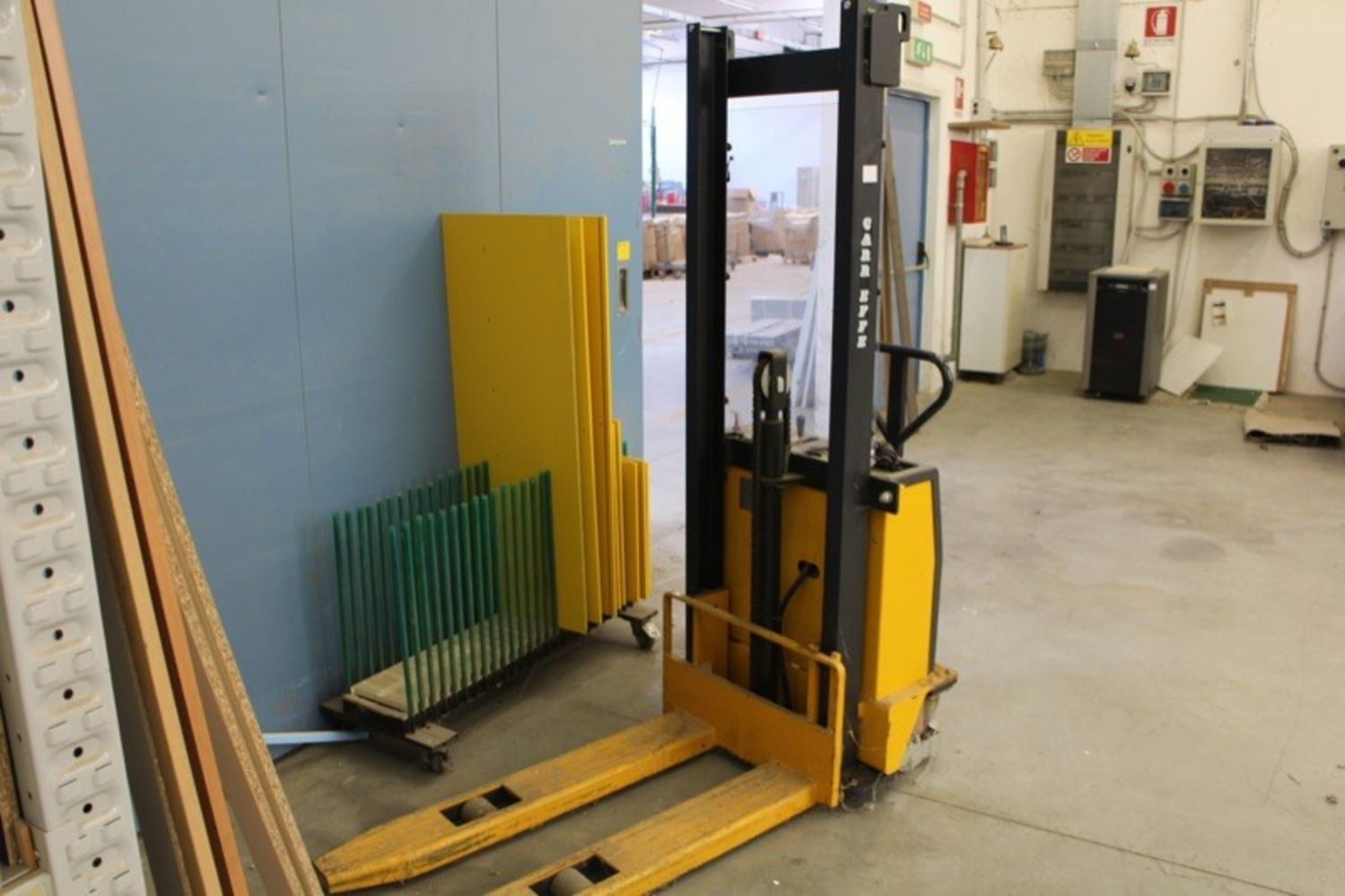 Lot CAREFFE electrical transpallet