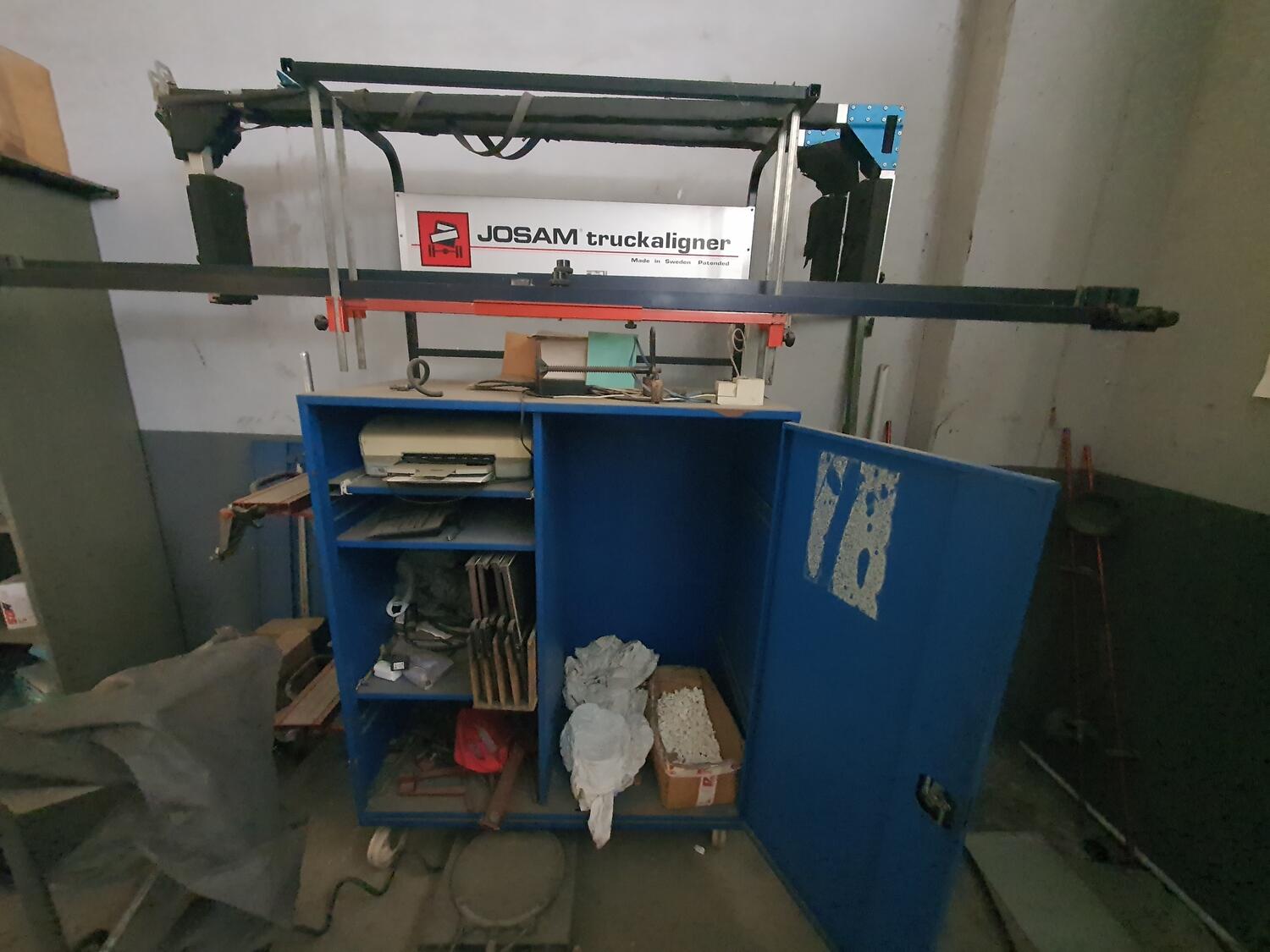 Lot Josam Truck wheel alignment