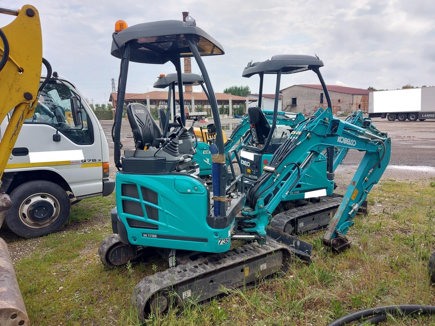 Lot Kobelco SK17SR-3E mini excavator
