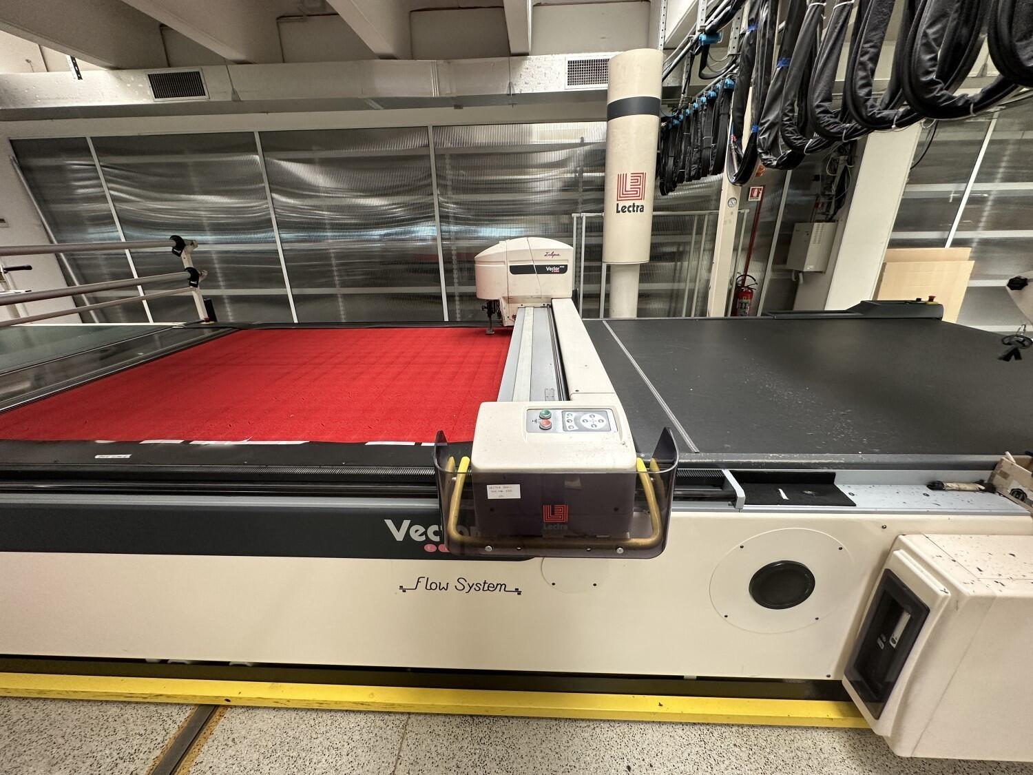 Lot Lectra Vector5000 automatic cutting machine