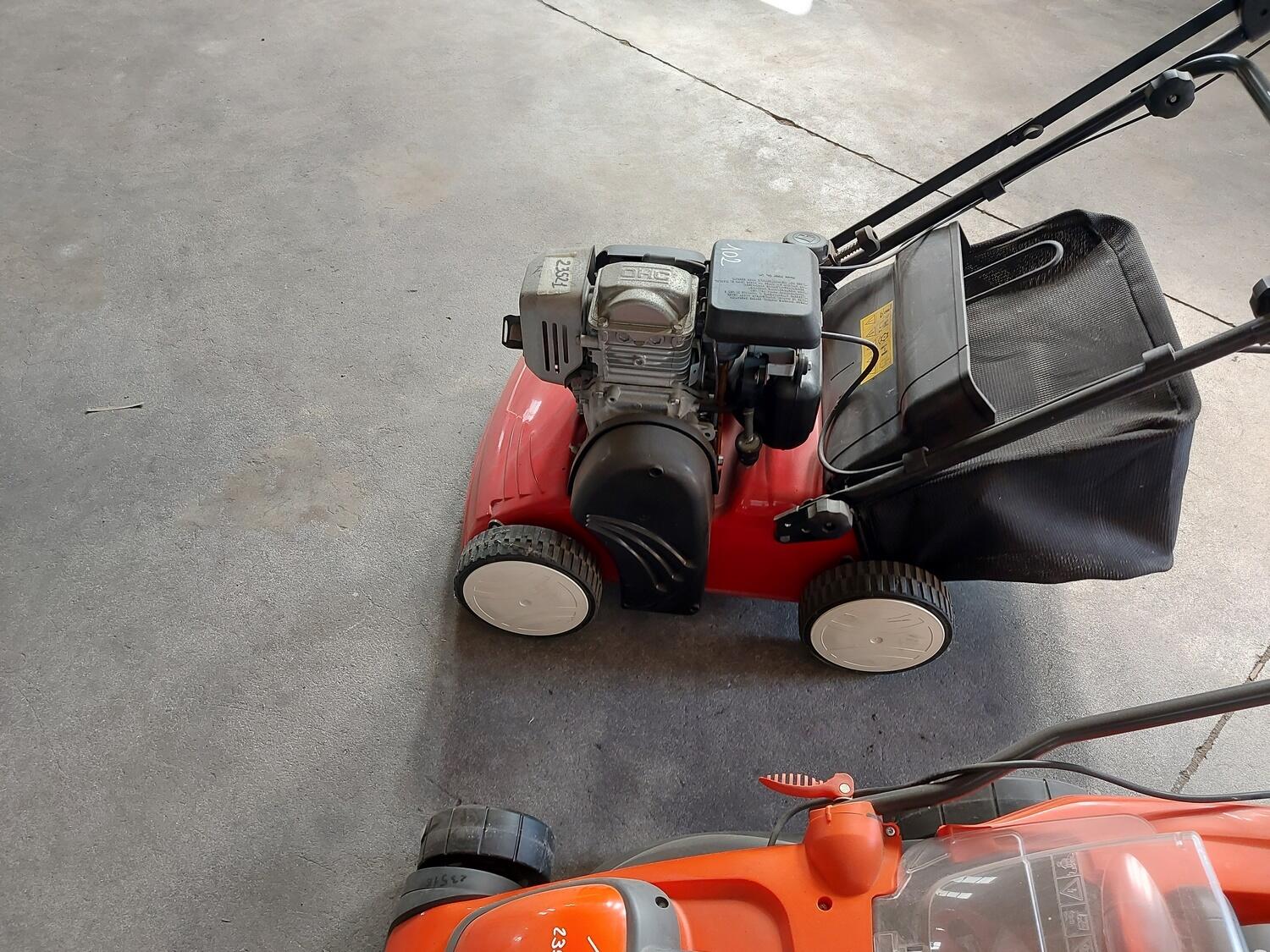 Lot Gardenitalia scarifier and Flymo shaver