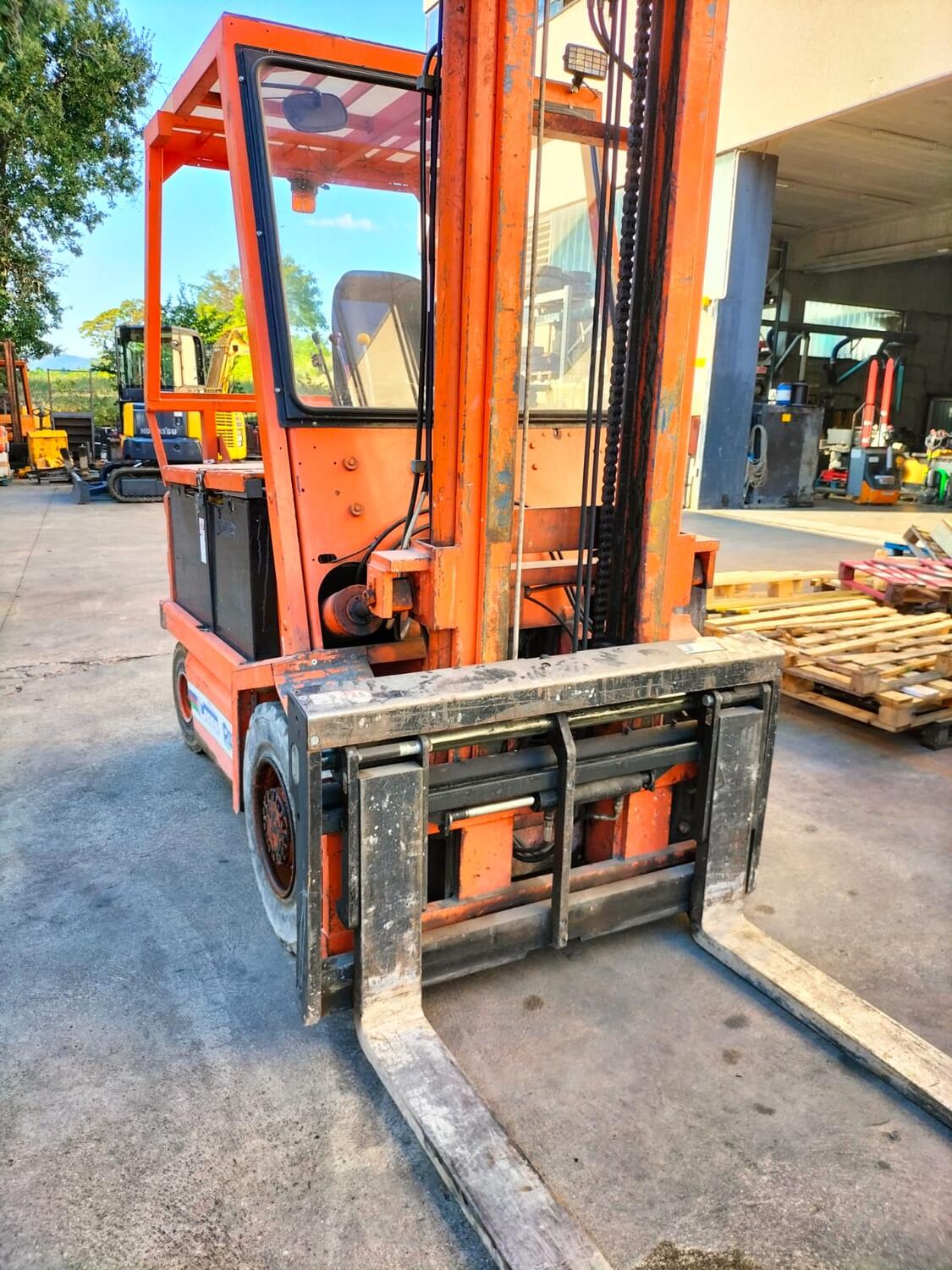 Lotto Carrello elevatore Carer