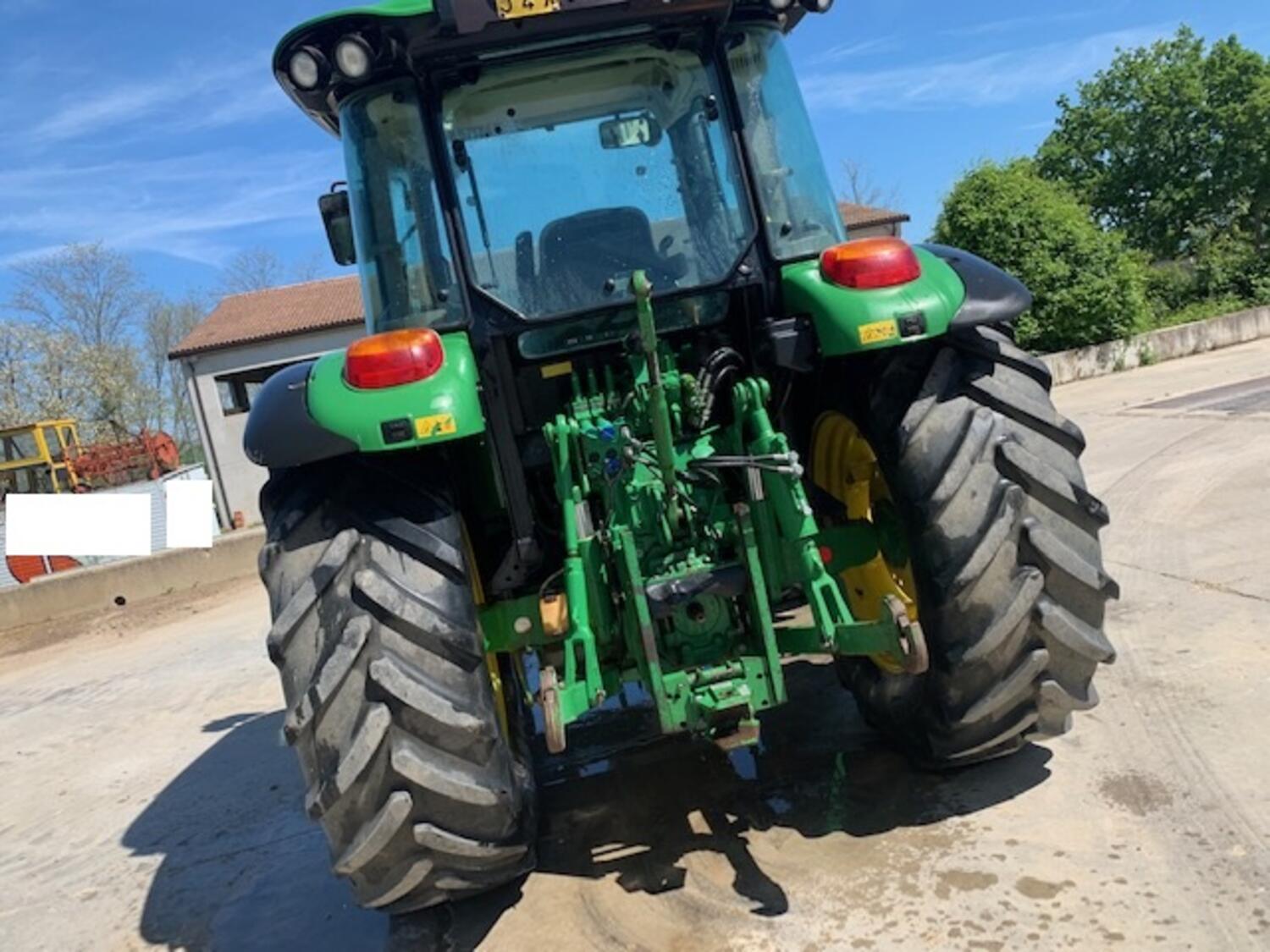 Lot John Deere 5100 R tractor
