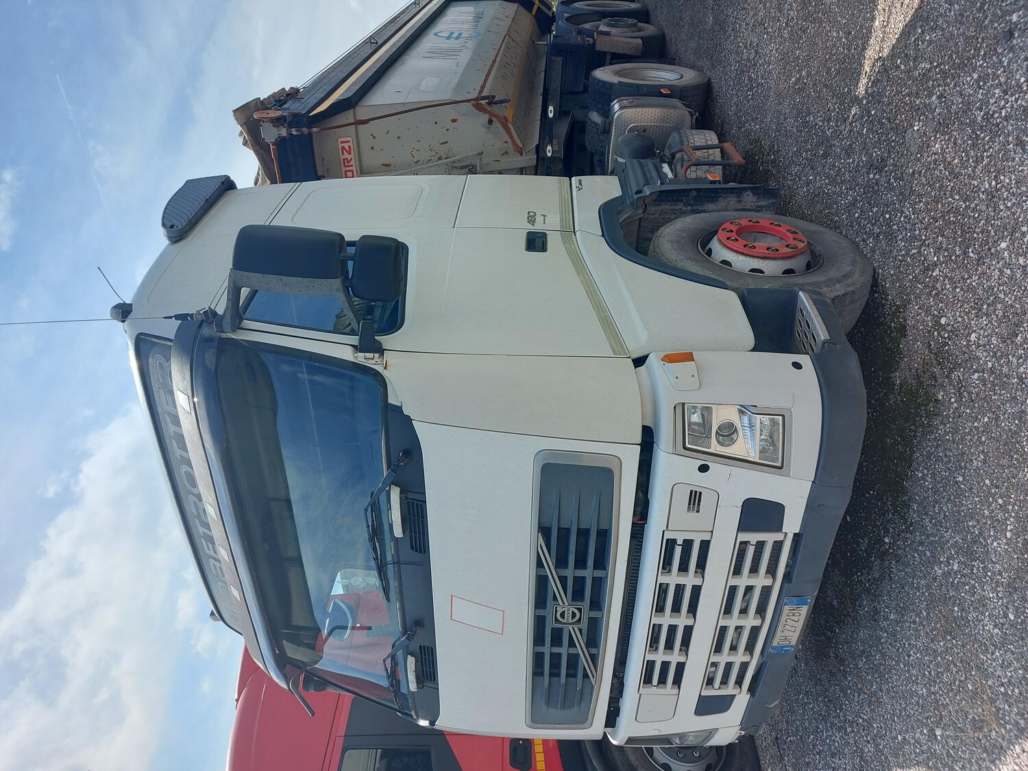 Lotto Trattore stradale Volvo FH 42T