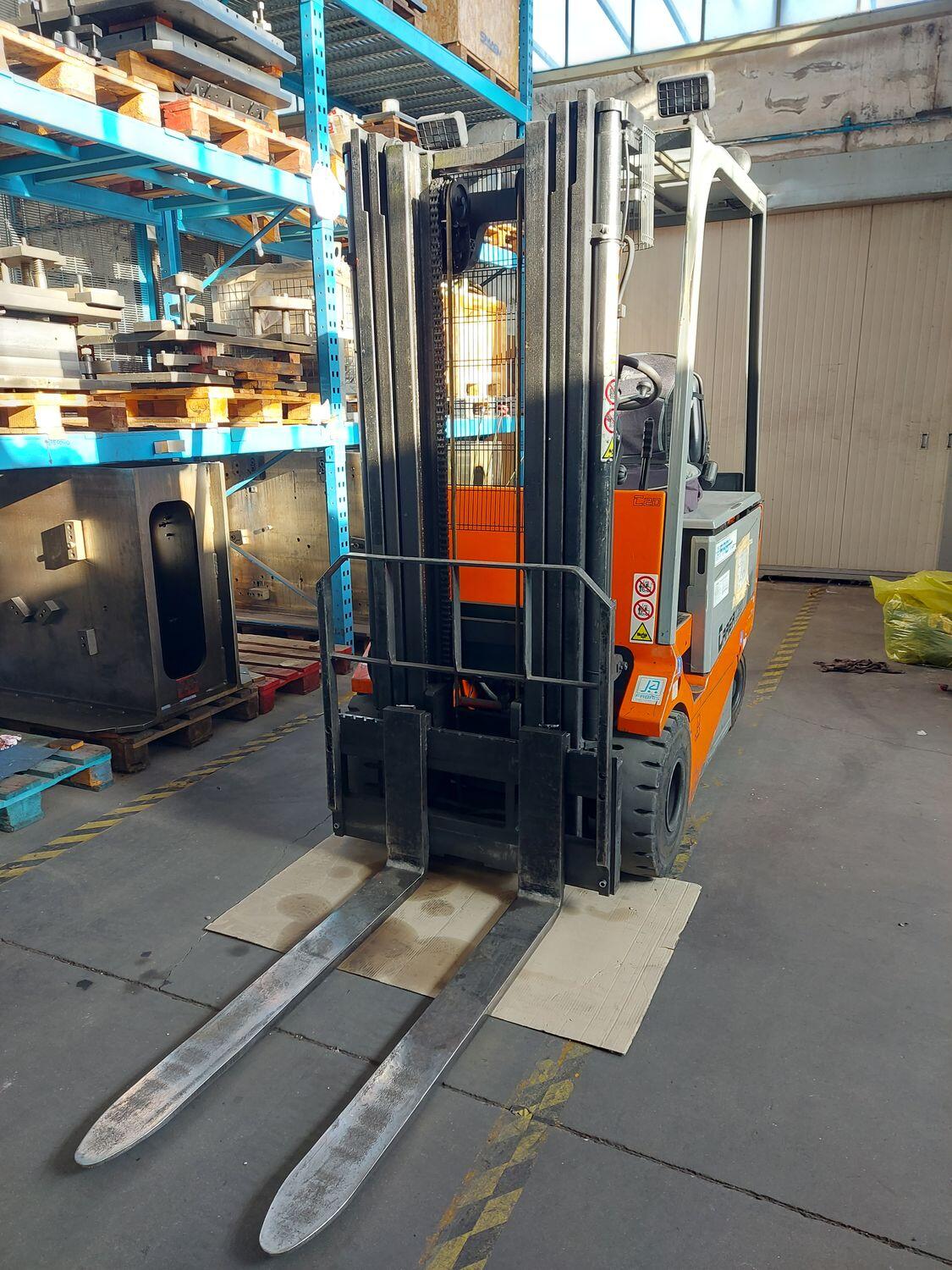 Lotto Carrello elevatore Carer