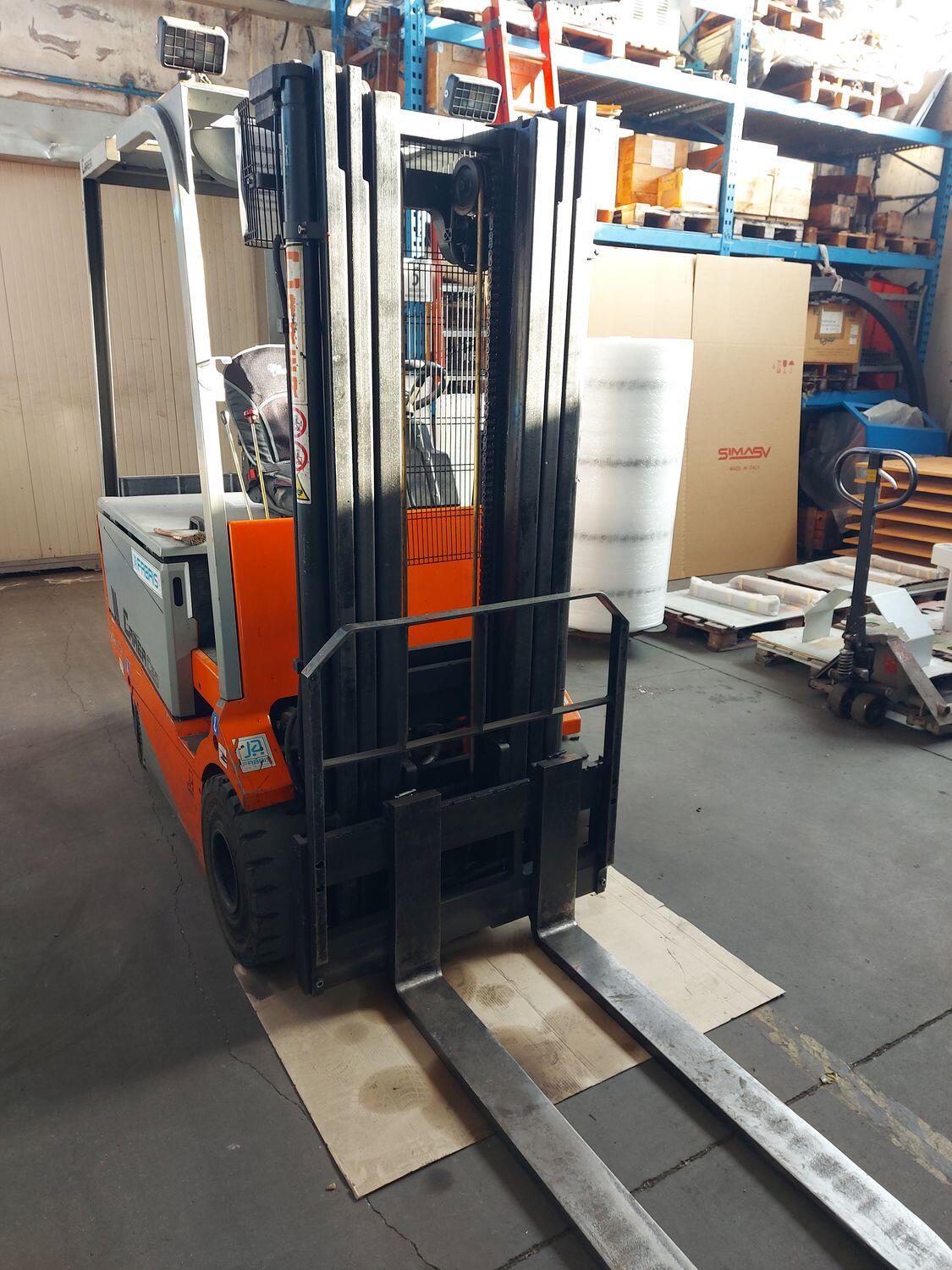 Lotto Carrello elevatore Carer