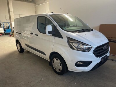 Lot Ford Transit Custom truck