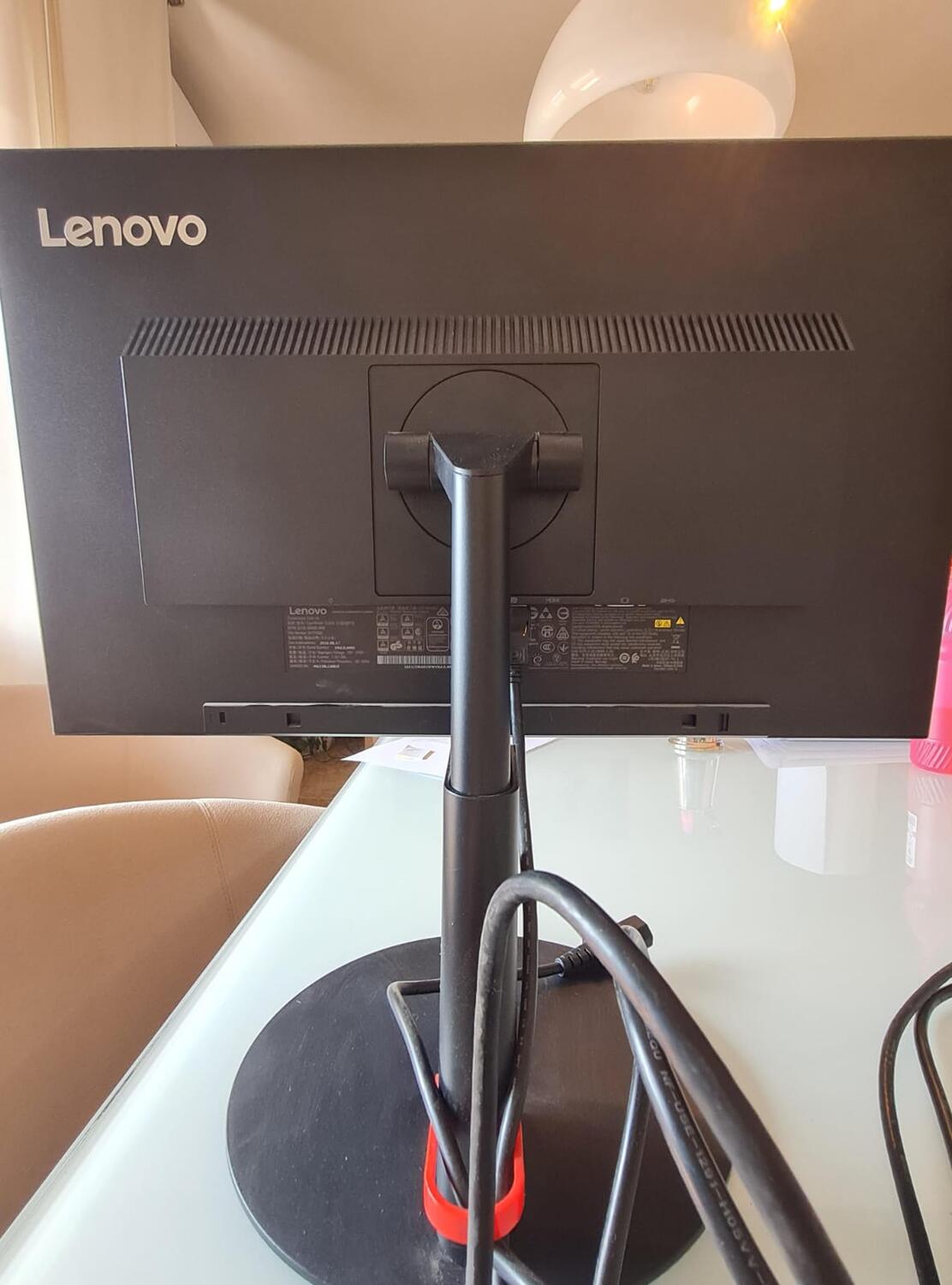 Lot Lenovo ThinkVision Monitor