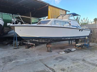 Auction Chris Craft inboard pleasure boat