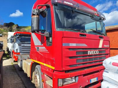 Lot Iveco Magirus EuroStar Cursor semi-trailer road tractor