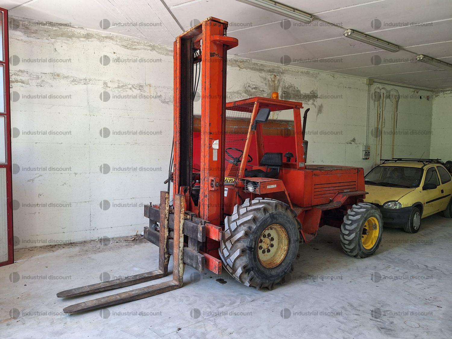 Lotto Carrello elevatore Manitou Modello MC40 FC