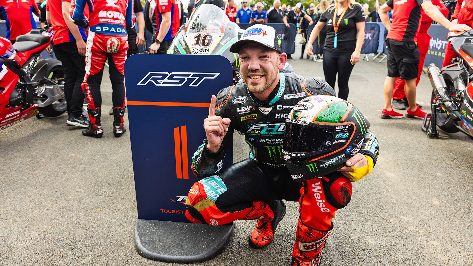 Isle of Man TT Races© - Hickman Claims 14th TT Win In Dramatic ...