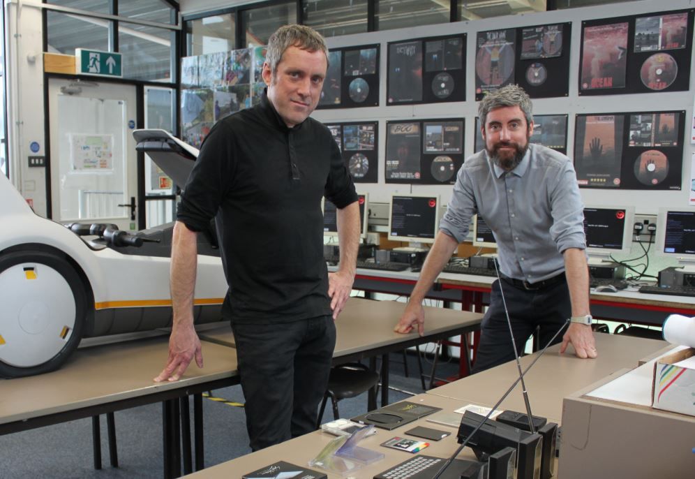 Inventor Grant Sinclair visits Camelford school to fire up students' imagination | InYourArea ...