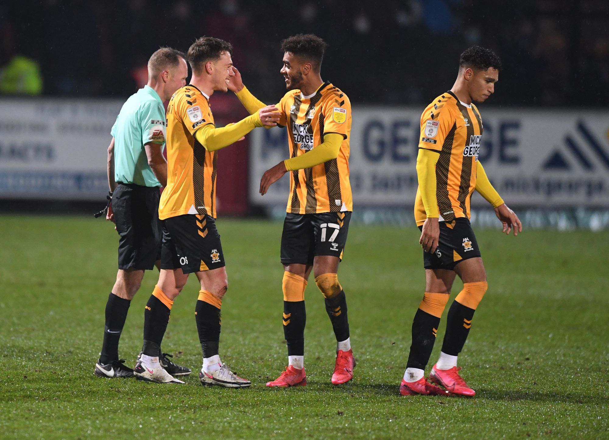Leon Davies believes Cambridge United's current squad have bonded ...