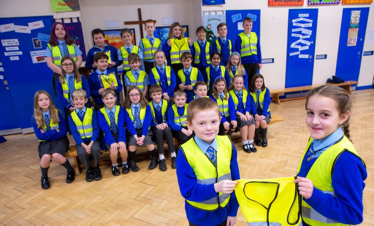 Clitheroe primary school pupils receive shiny new reflective vests ...