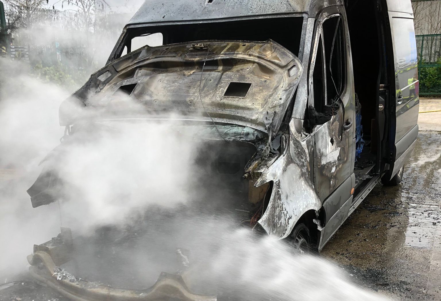Pictures shows van ravaged by fire in Widnes | InYourArea News
