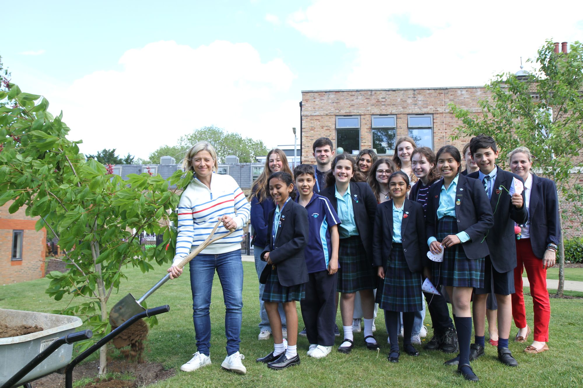 Bushey school celebrates the Queen’s Platinum Jubilee with day of royal ...