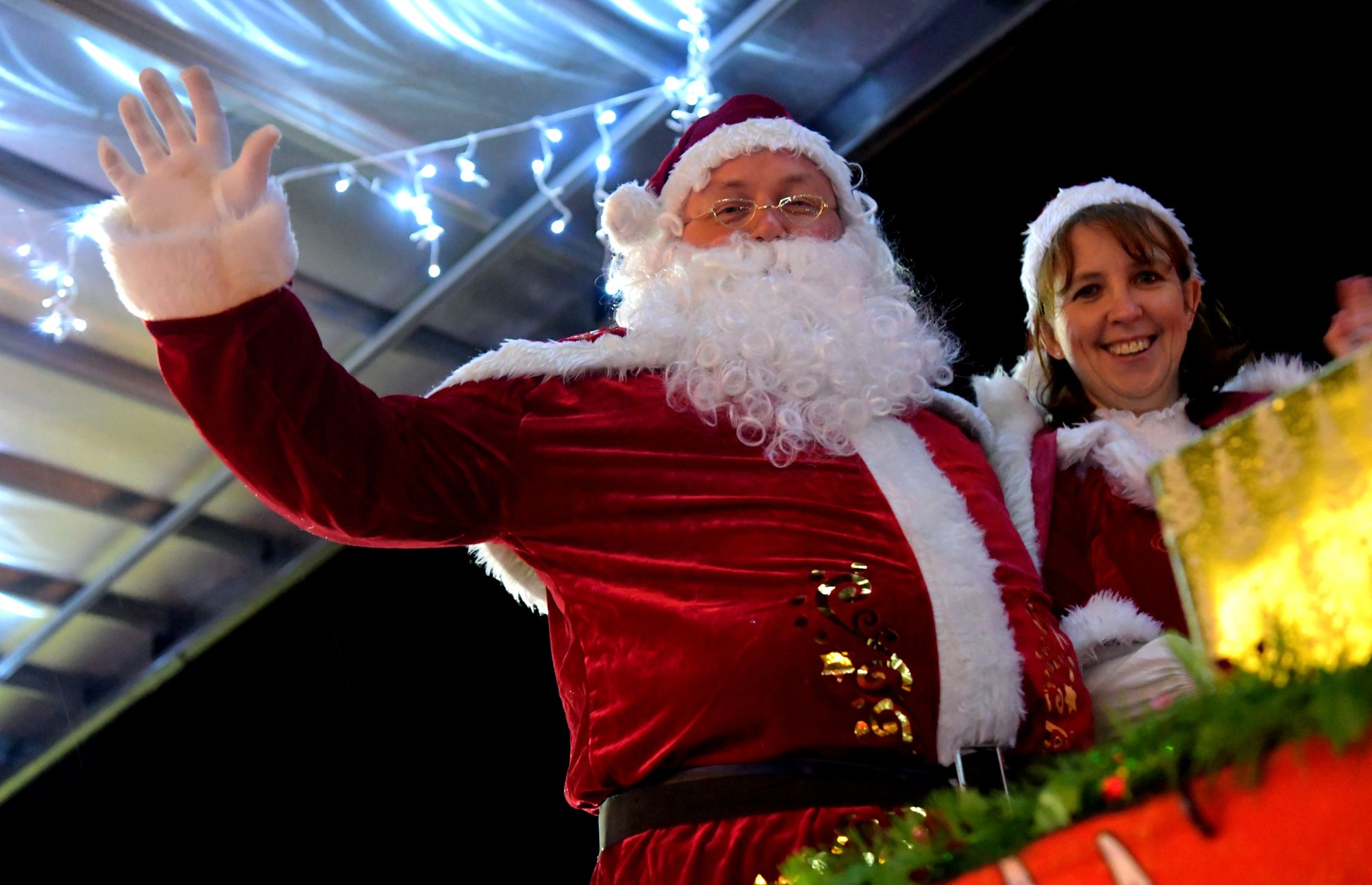 Date set for Llanelli Christmas Carnival lights switch on | InYourArea News