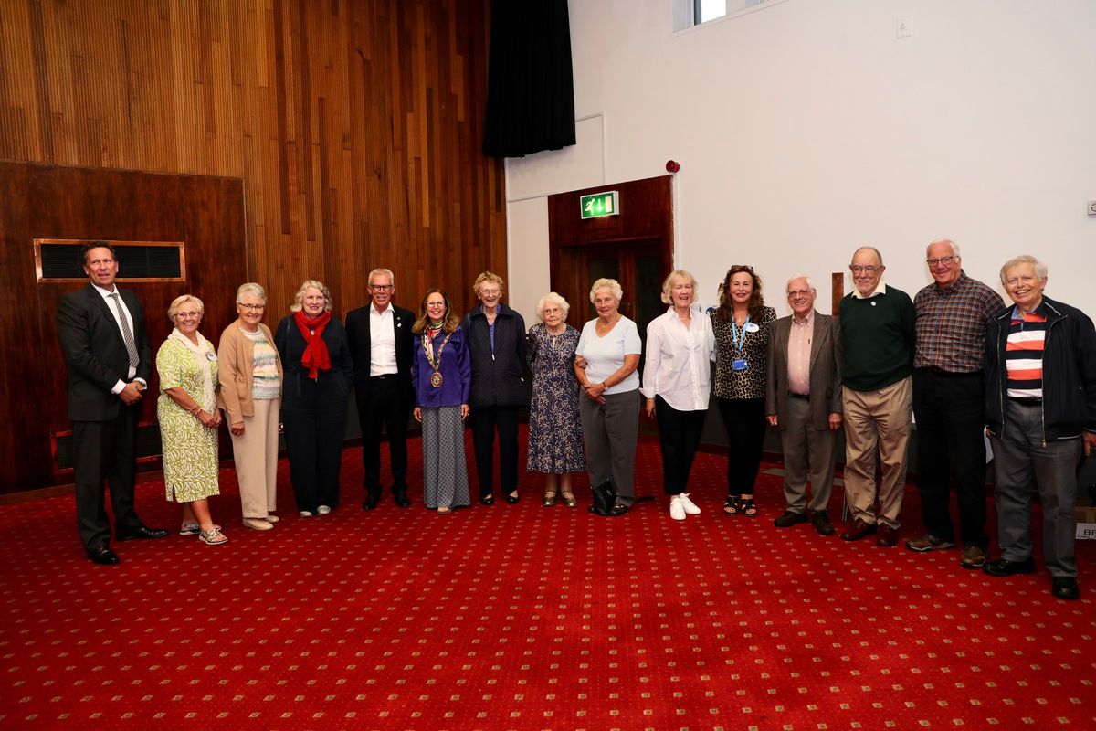 Friends of St Cross Rugby celebrate 500 years of service | InYourArea ...