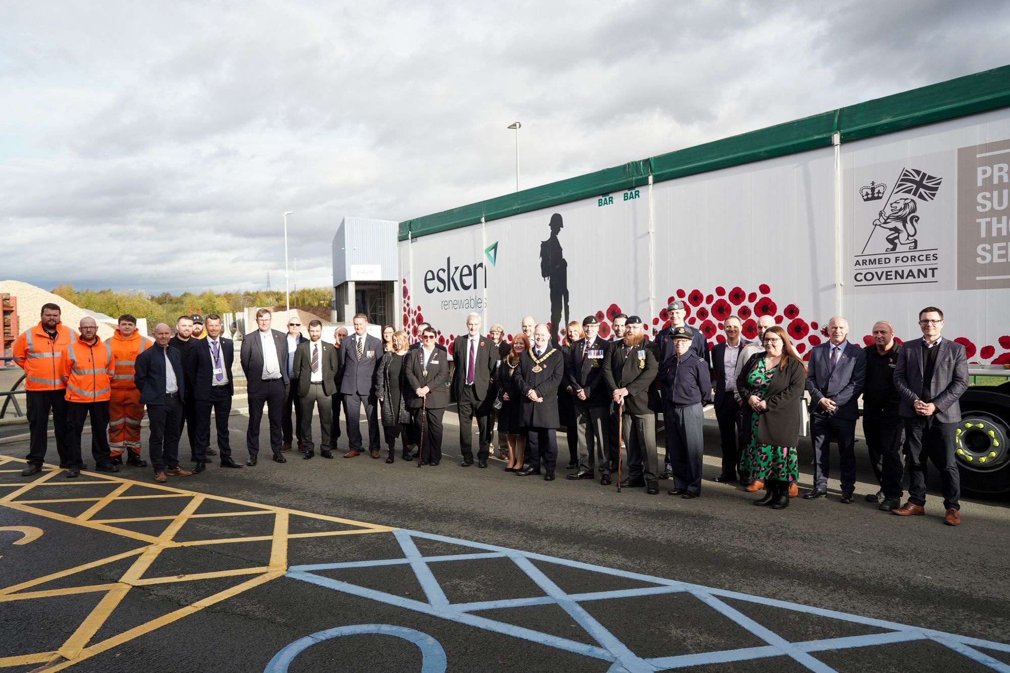 Halton firm unveils Remembrance Day themed truck | InYourArea News